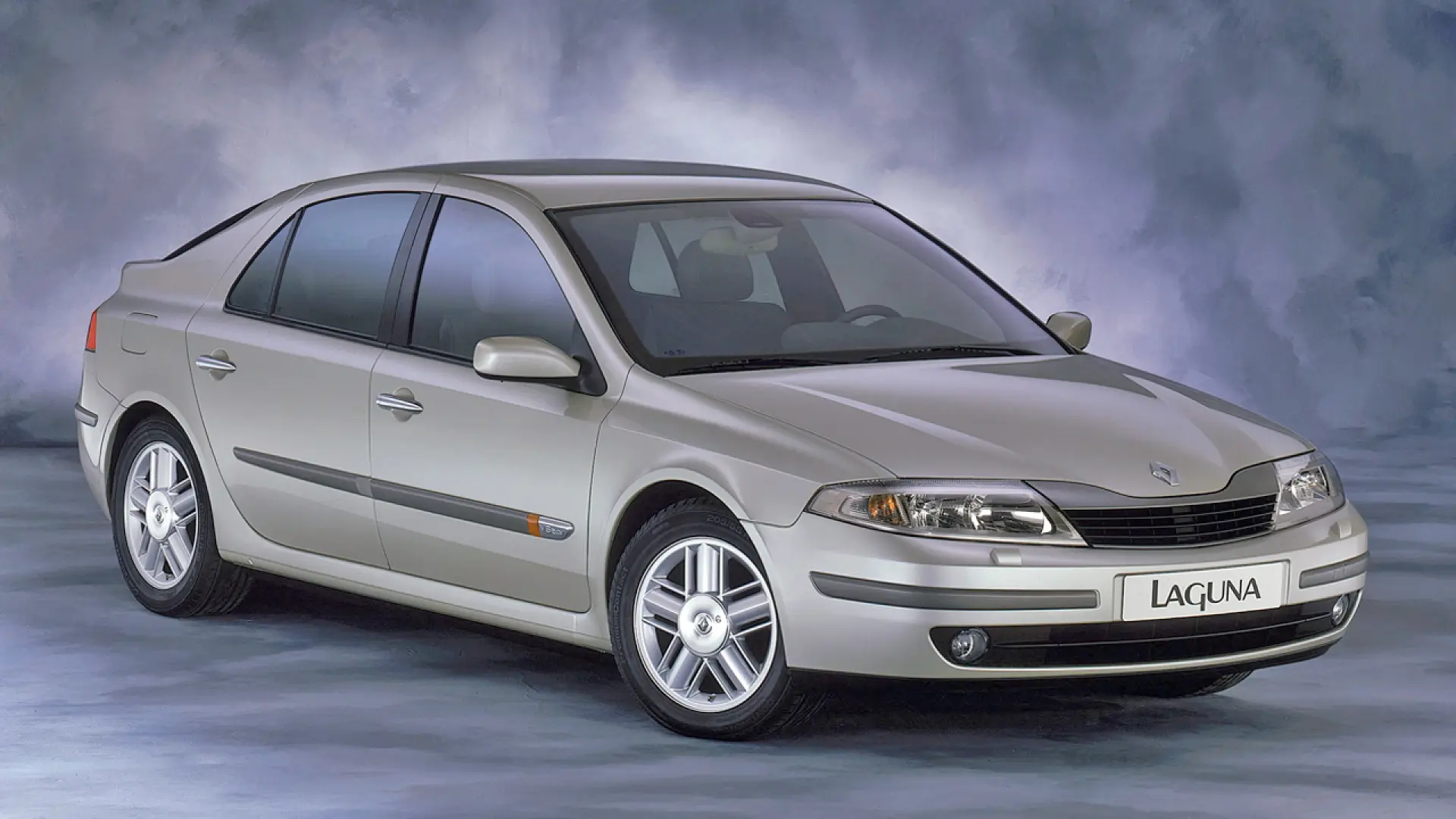 Renault desarrollo la tarjeta manos libres para el Laguna II hace 20 ...