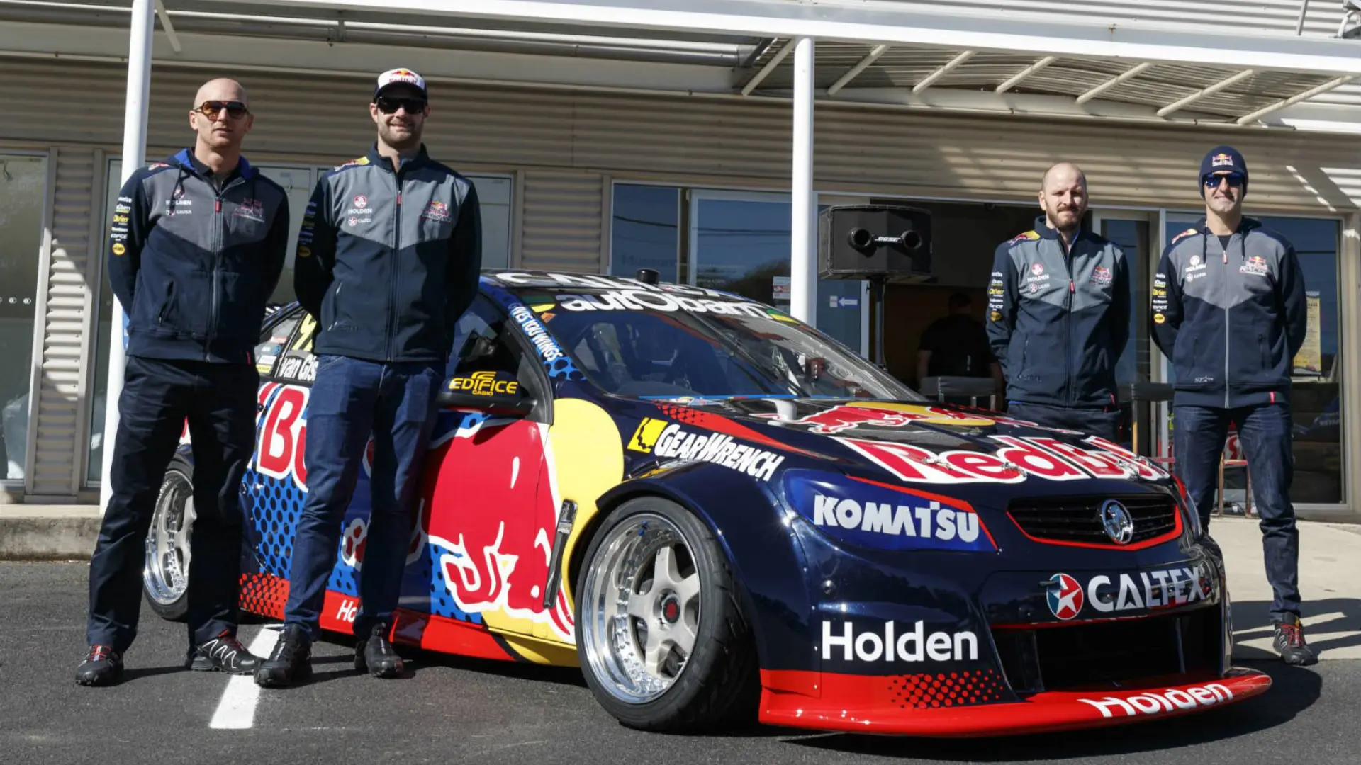Fotos del Holden Commodore V8 haciendo drift