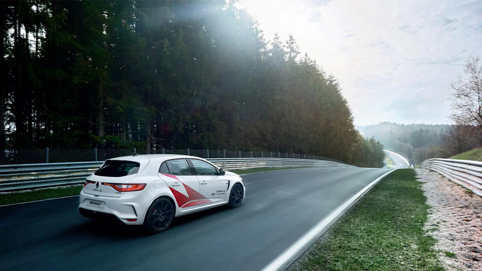 ¿Será el Renault Megane R.S. Trophy el perfecto hot-hatch?