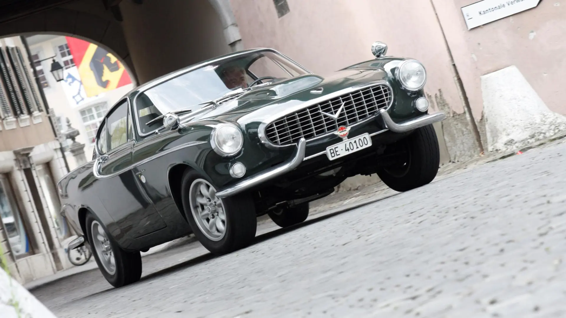 Restomod Volvo P1800: todas las fotos