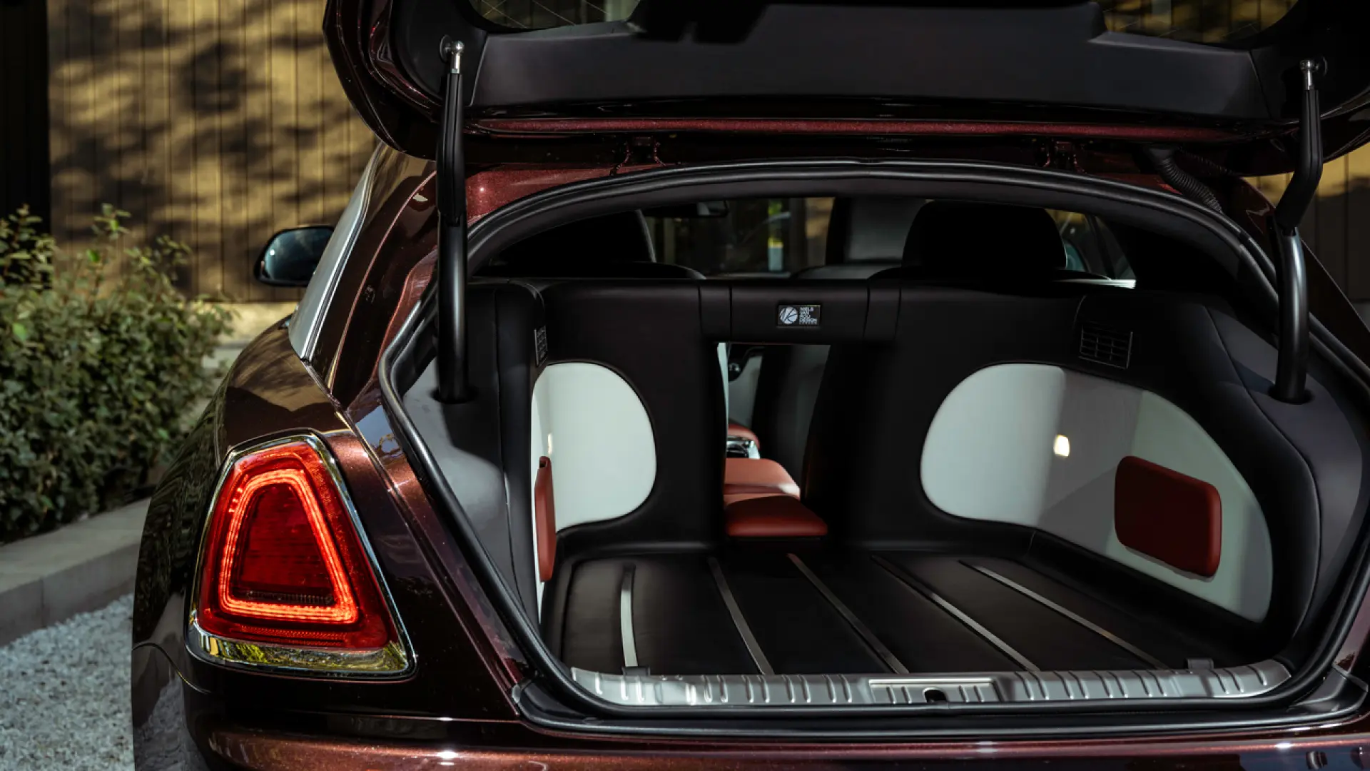 Galería: Rolls Royce Silver Spectre Shooting Brake de Niels van Roij