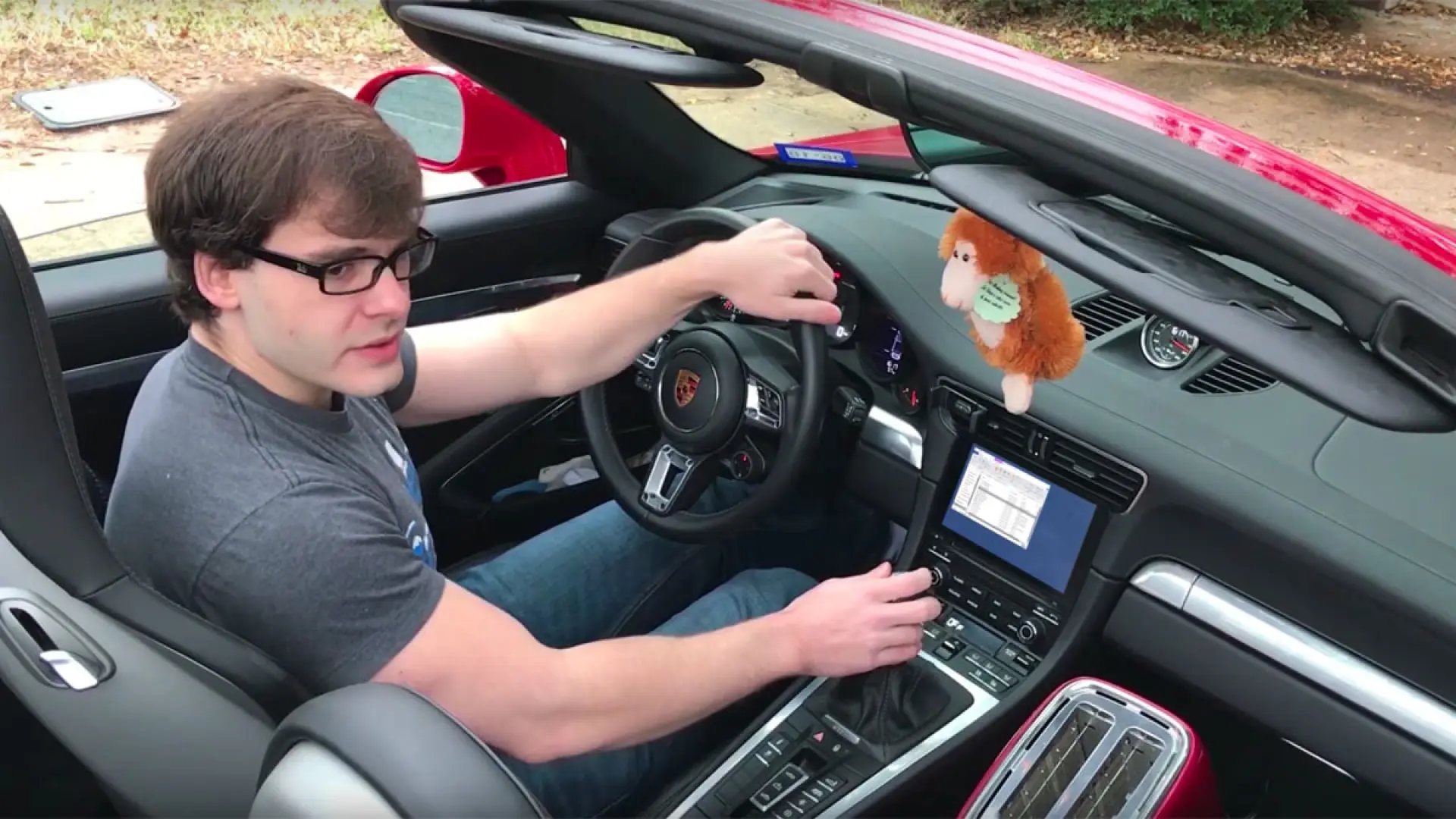 Jugar al Doom II en un Porsche 911: fotos y vídeo