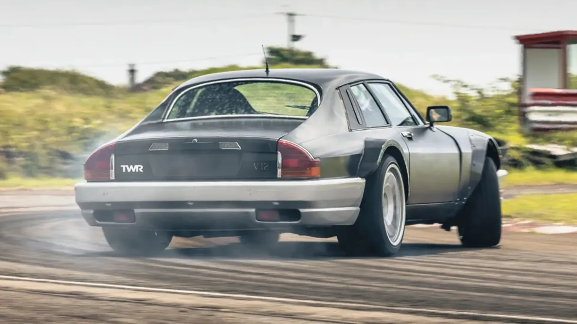 TWR Supercat: El restomod del XJ-S con un motor V12 de 659 CV del que ...